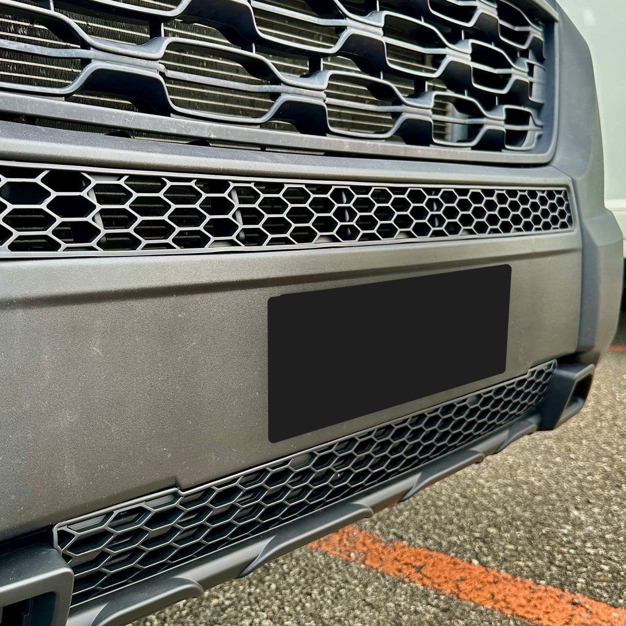 Fiat Ducato Lower Bumper Honeycomb Grille - Gloss Black – VAN-X GmbH